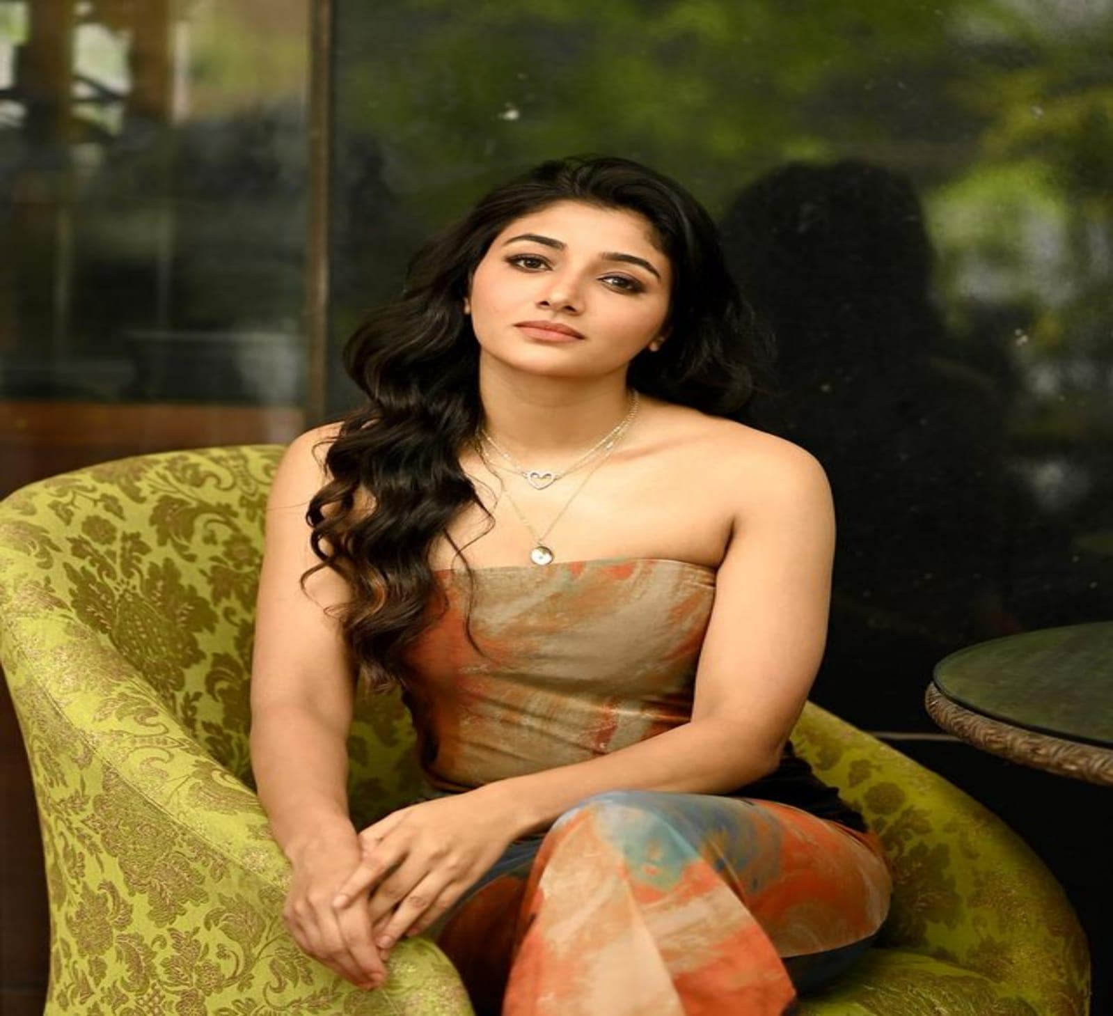 Actress Mirna gorgeous | Newsminute24